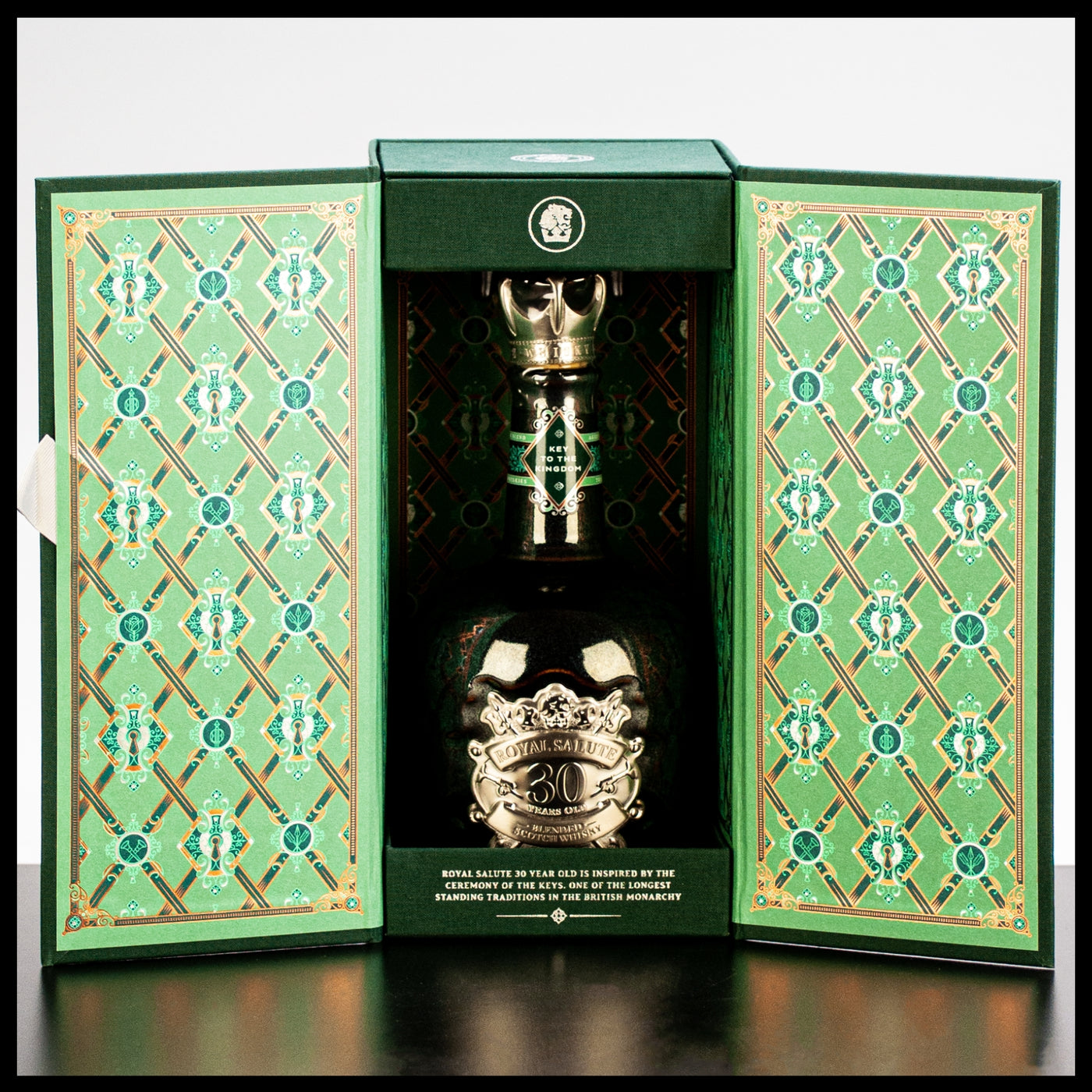Chivas Regal 30 YO Royal Salute "Key to the Kingdom" Whisky 0,5L - 40%